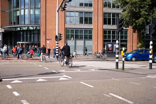 Wethouder Sharon Dijksma: ‘Soms moet je ervoor kiezen de auto niet de ... Wethouder Sharon Dijksma: ‘Soms moet je ervoor kiezen de auto niet de ...